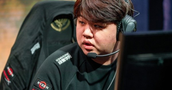 Xạ thủ hàng đầu LCK PraY: "Tôi có được khoảng 10 chỉ số lính mỗi phút, thế nhưng Uzi lại có được ...