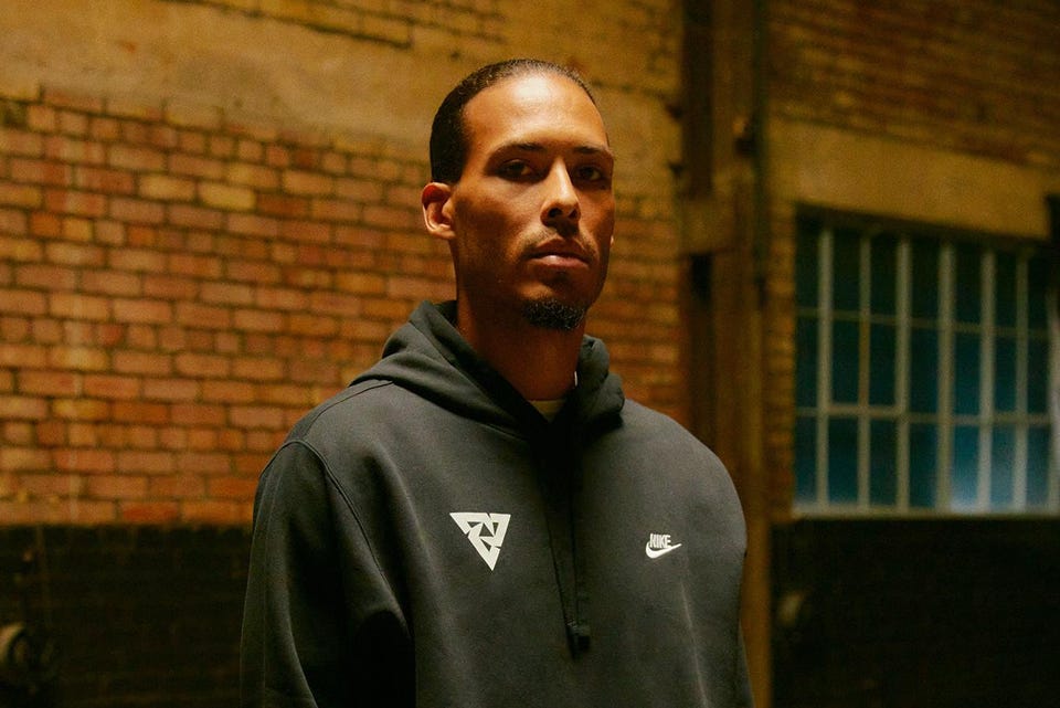 Trung vệ Virgil van Dijk của Liverpool chính thức bước chân vào làng ...