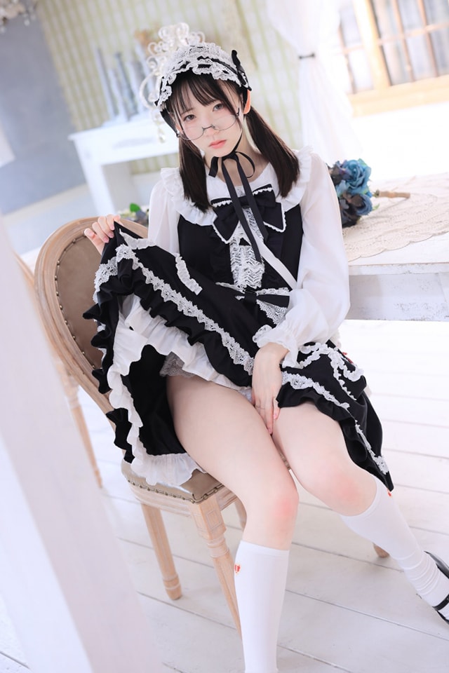 Ngắm nhìn bộ ảnh cosplay cực kỳ sexy, quyến rũ của cô nàng Utatane Sui