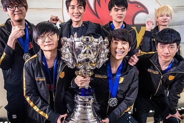 FPX tìm người thay thế vị trí xạ thủ Lwx: Nhà vô địch CKTG 2019 cuối cùng của “Phượng Hoàng ...