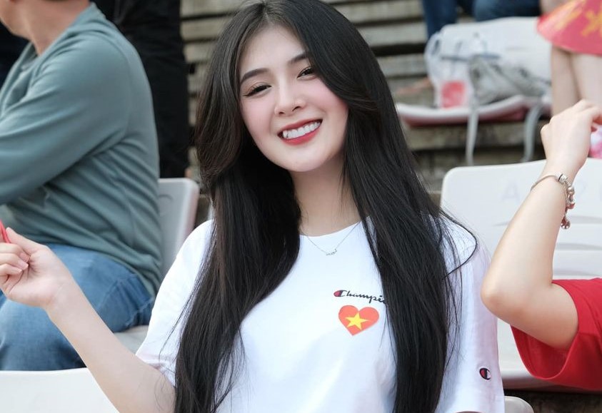 Quỳnh Alee xinh đẹp cùng với nụ cười rạng rỡ nhận được nhiều lời khen ...