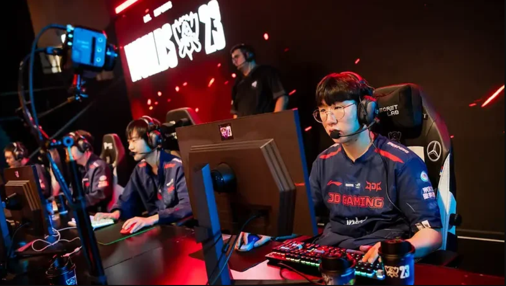 “Níu chân” bộ đôi sao Hàn, JDG quyết đòi lại tất cả những gì đã mất ở ...