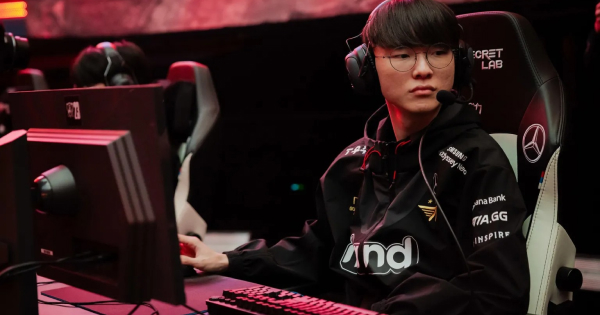 Sau 12 năm, Faker bất ngờ lộ "hint" liên quan đến chuyện tình cảm khiến ...