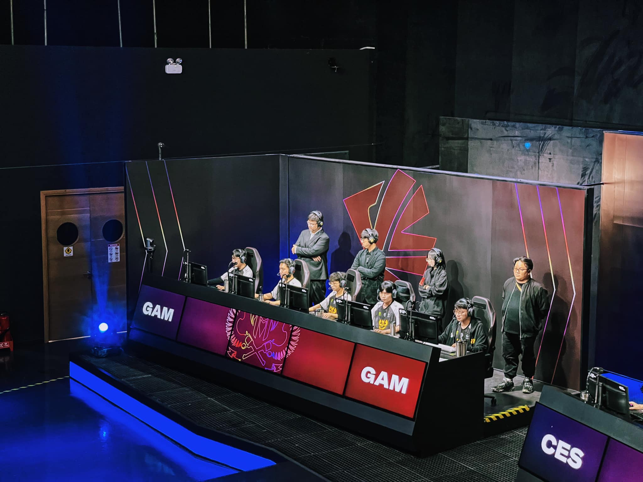 Cả giải rơi vào dạng tình nghi “đố bạn”, vòng play-off VCS Mùa Xuân ...