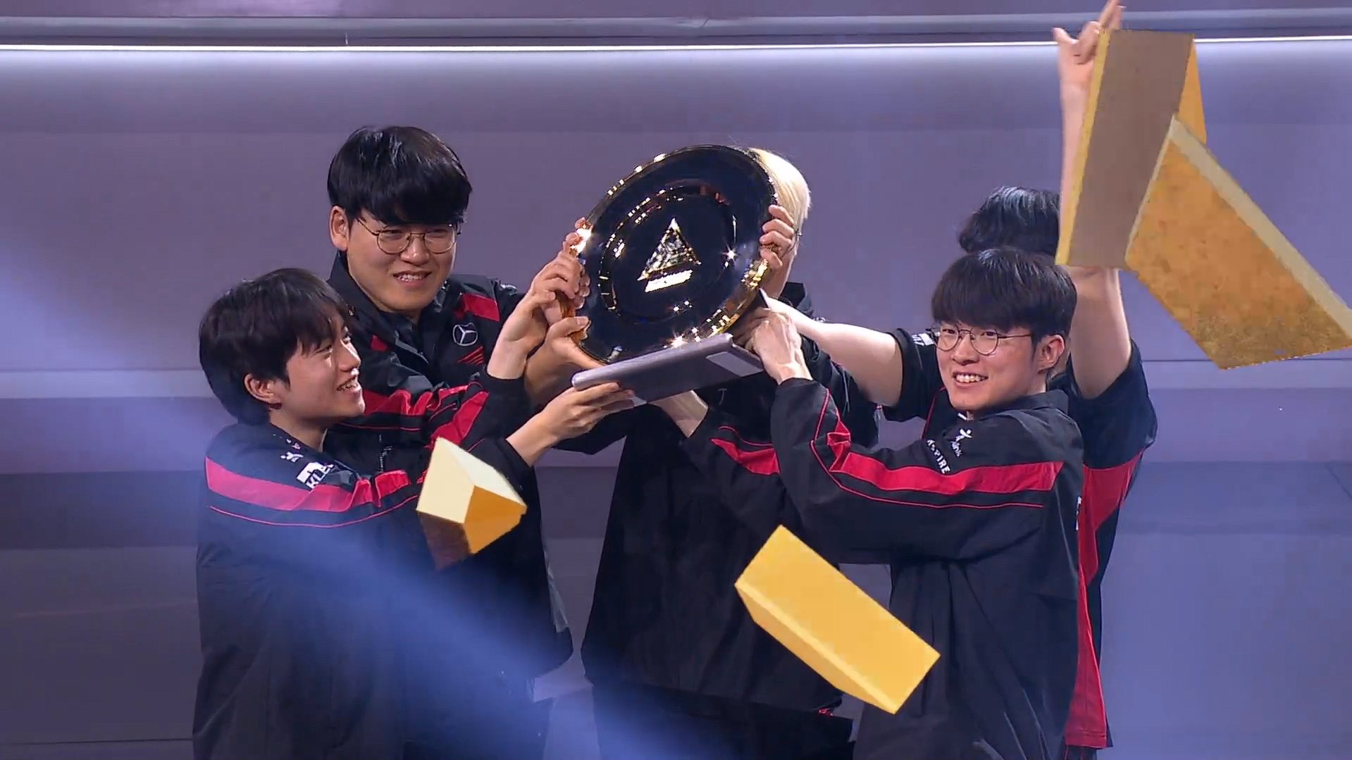 Esports World Cup 2024 thưởng cho T1 "đẫm" hơn nhiều so với chức vô địch CKTG 2023